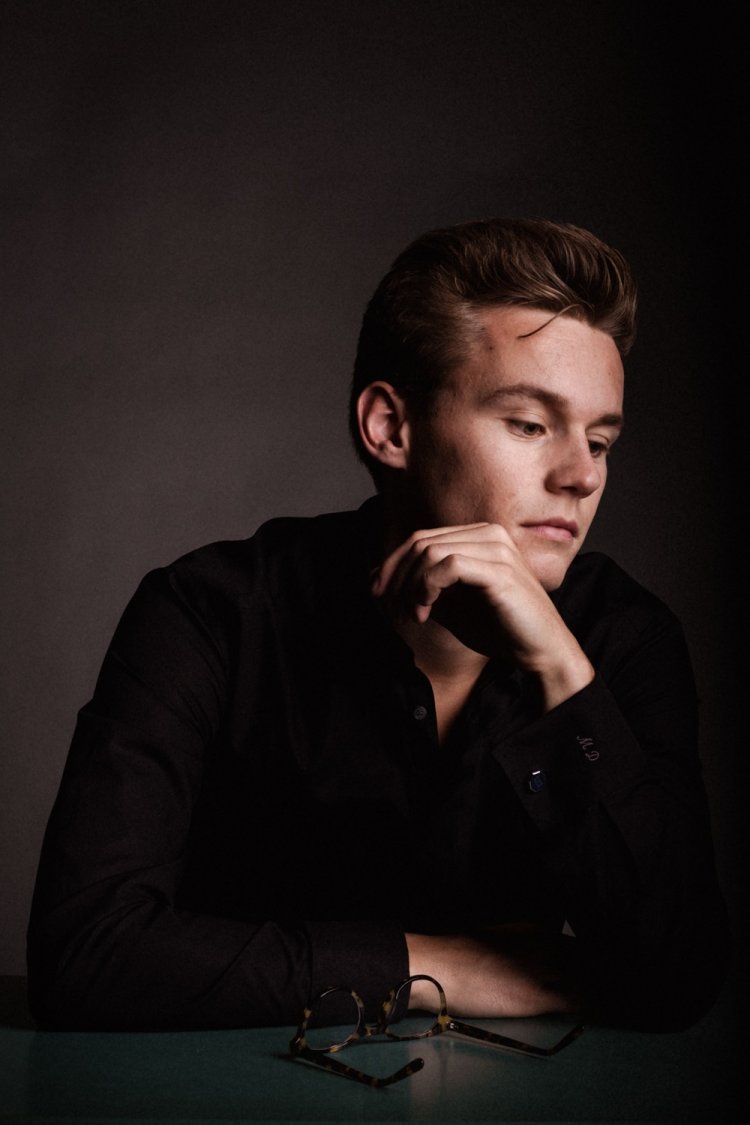 Magnus Dietrich (Tenor) - Short Biography